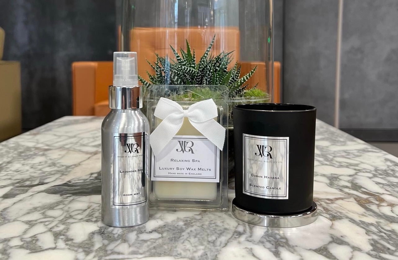 SIGNATURE LUXURY CANDLES